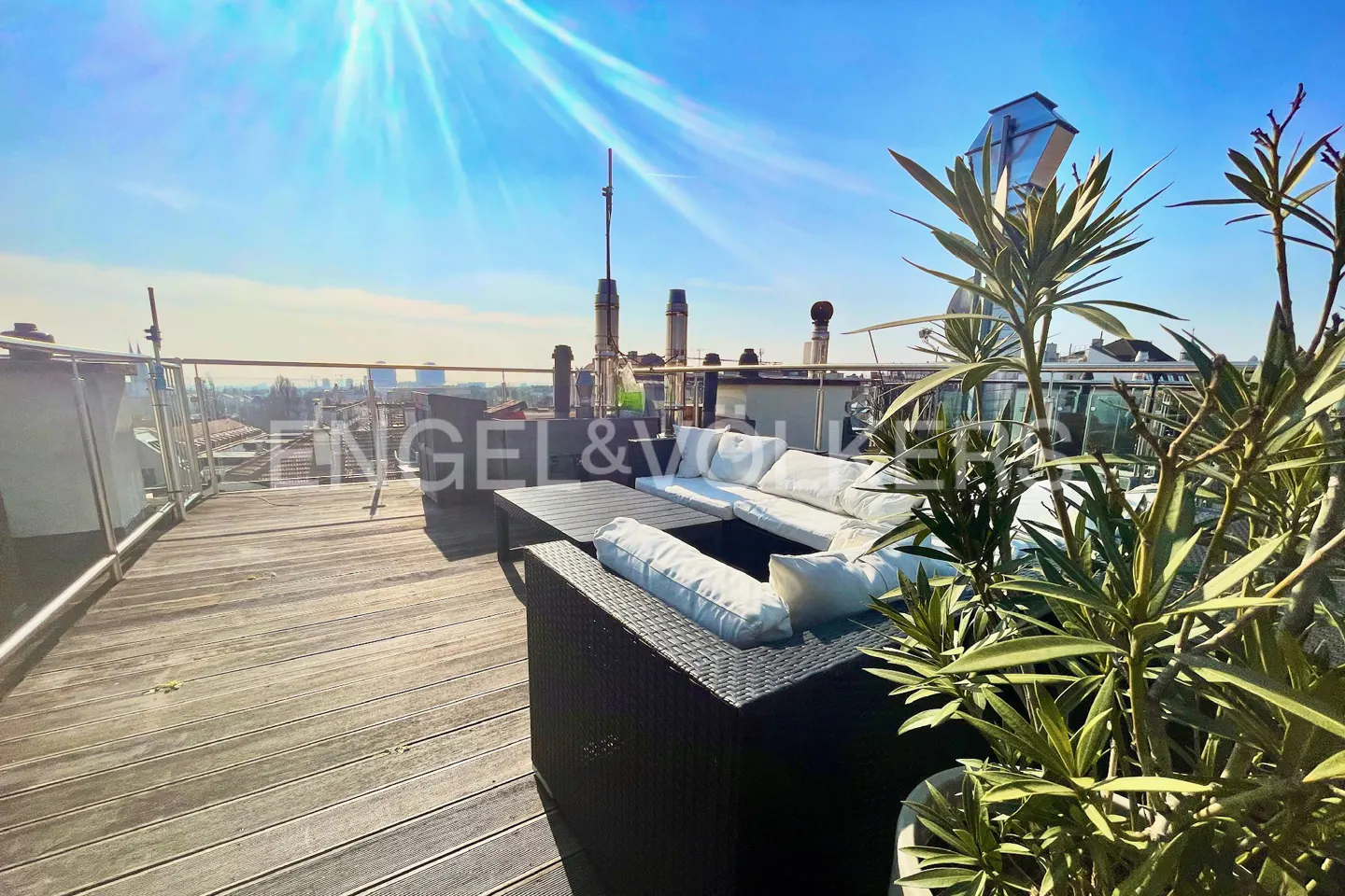 Double terrace delight: Top equipped 2-room apartment with 2 terraces ...